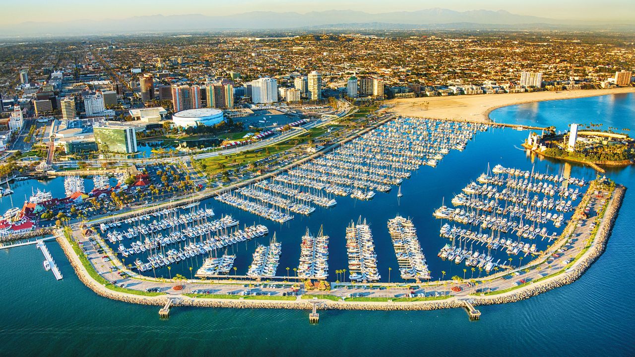 Shoreline Yacht Club - Superyacht Marina | Dockwalk